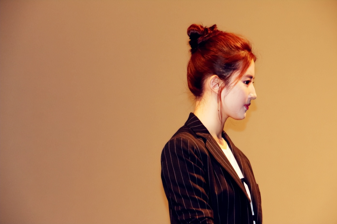 Liu Yifei was photographed without makeup, her skin looked like 19 ...