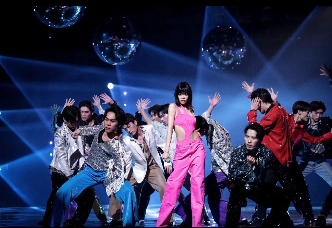 Netease Cloud Music's first village evening line: sing the red song ...