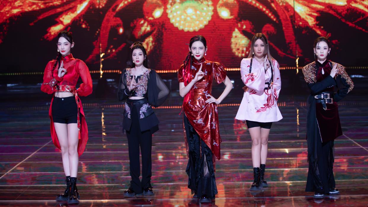 "Sisters Who Make Waves Season 4" airs four times, "Blue Bird" is well-deserved, Team Xie Na re ...