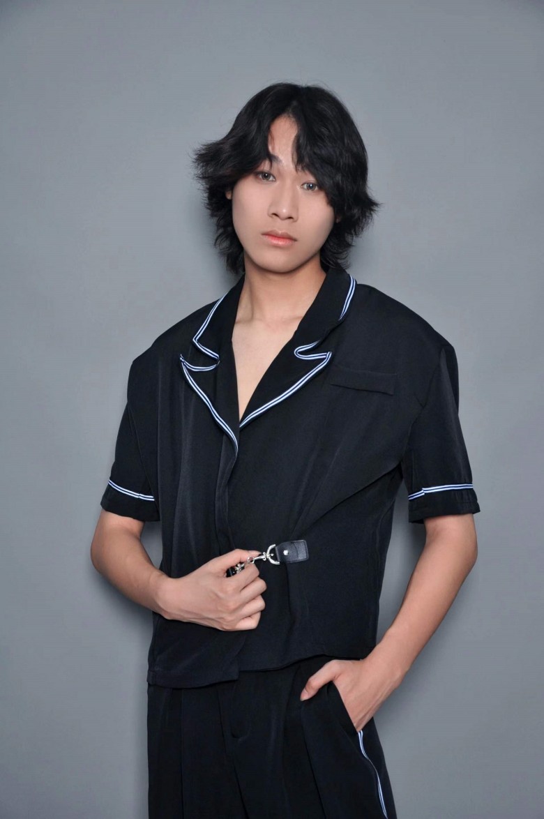 Model Hua Man Lou——Hua Man Lou performing a show for newcomers - iNEWS