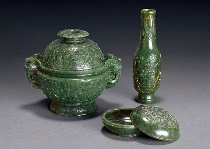 The distinction between jasper and green jade -- a thousand dollars is ...