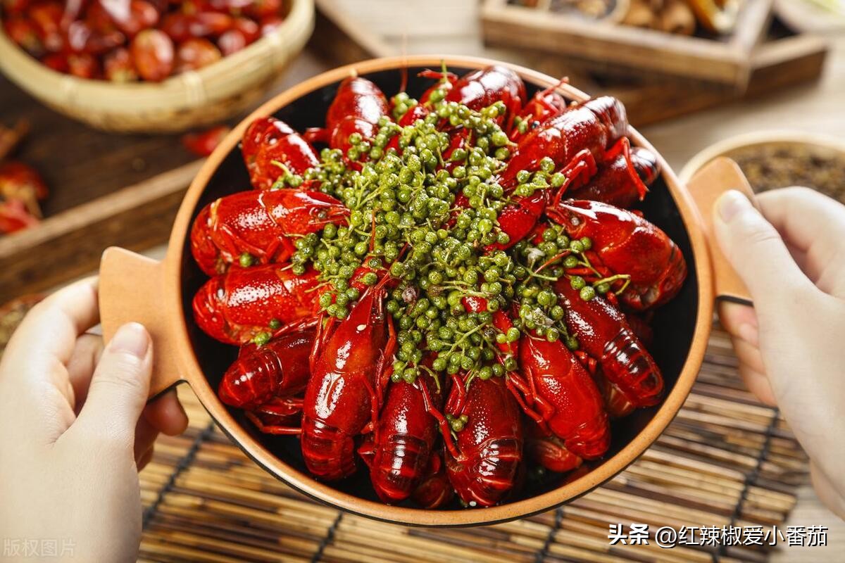 Summer is here, let's eat crayfish together - iNEWS