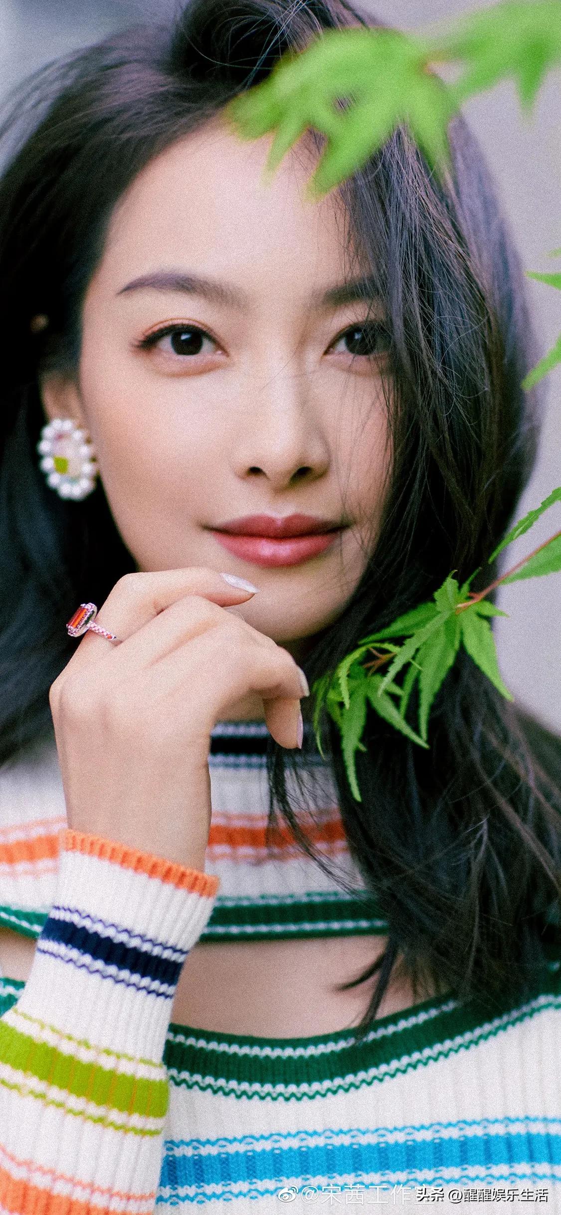 Song Qian's beautiful photo wallpaper - iMedia