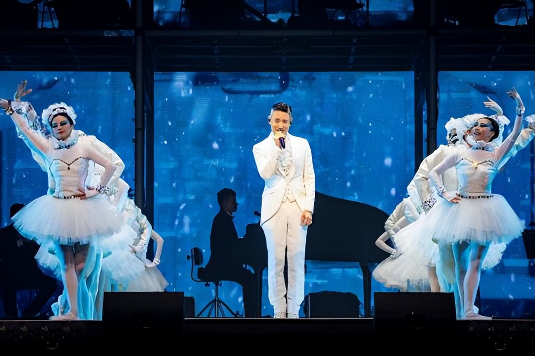 "Jacky Cheung 60+ Concert Tour" Macao's first show, the shocking debut ...