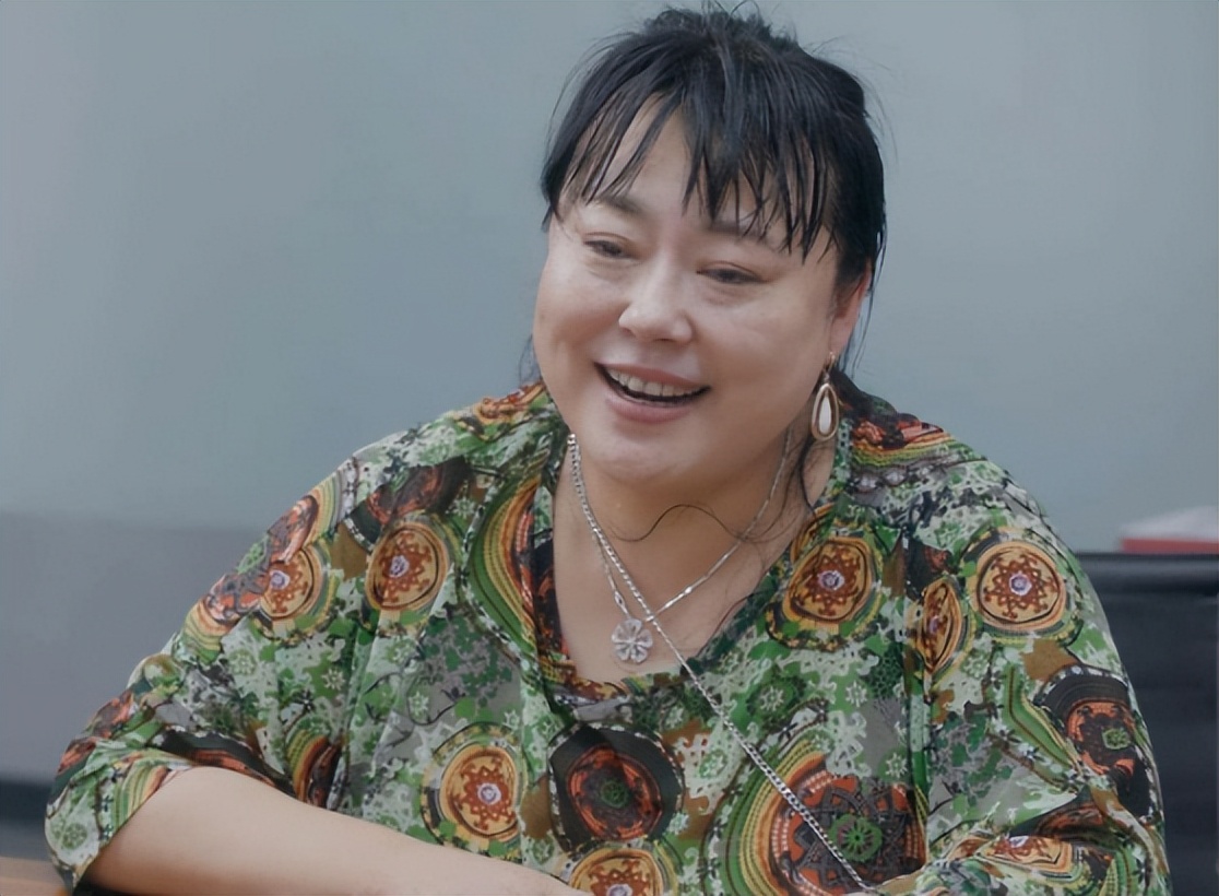 51-year-old Li Jingjing and her 29-year-old husband divorced - iNEWS