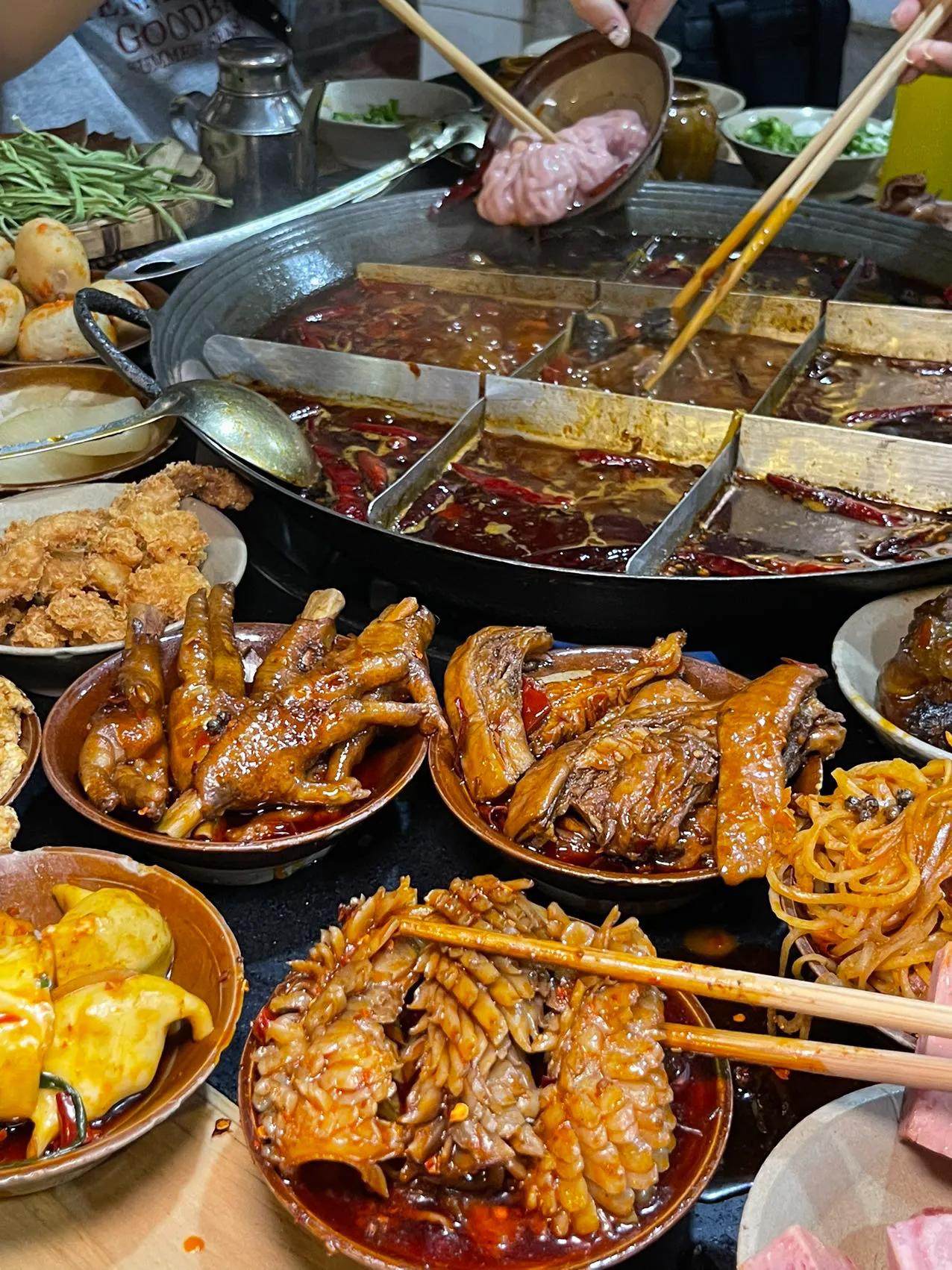 This old hot pot in Chongqing, 9 out of 10 Chongqing people said it was ...