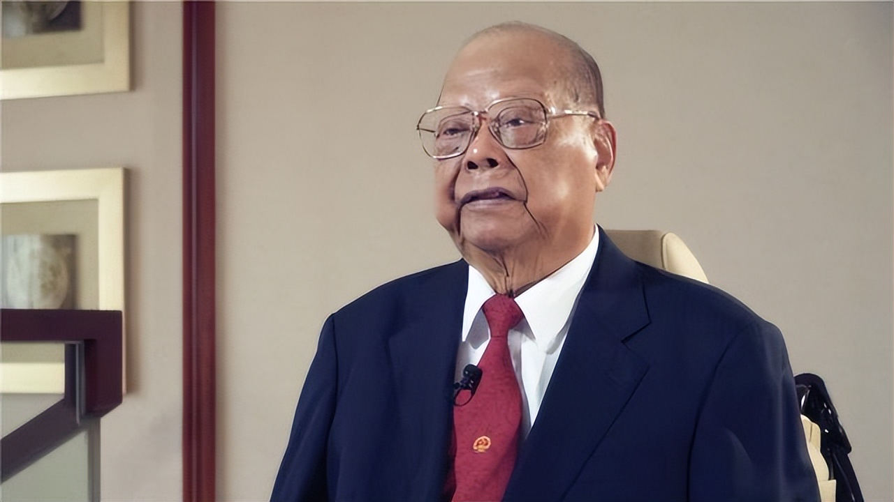 Tie King Zeng Xianzi: The country was in trouble, he took out 1.2 ...