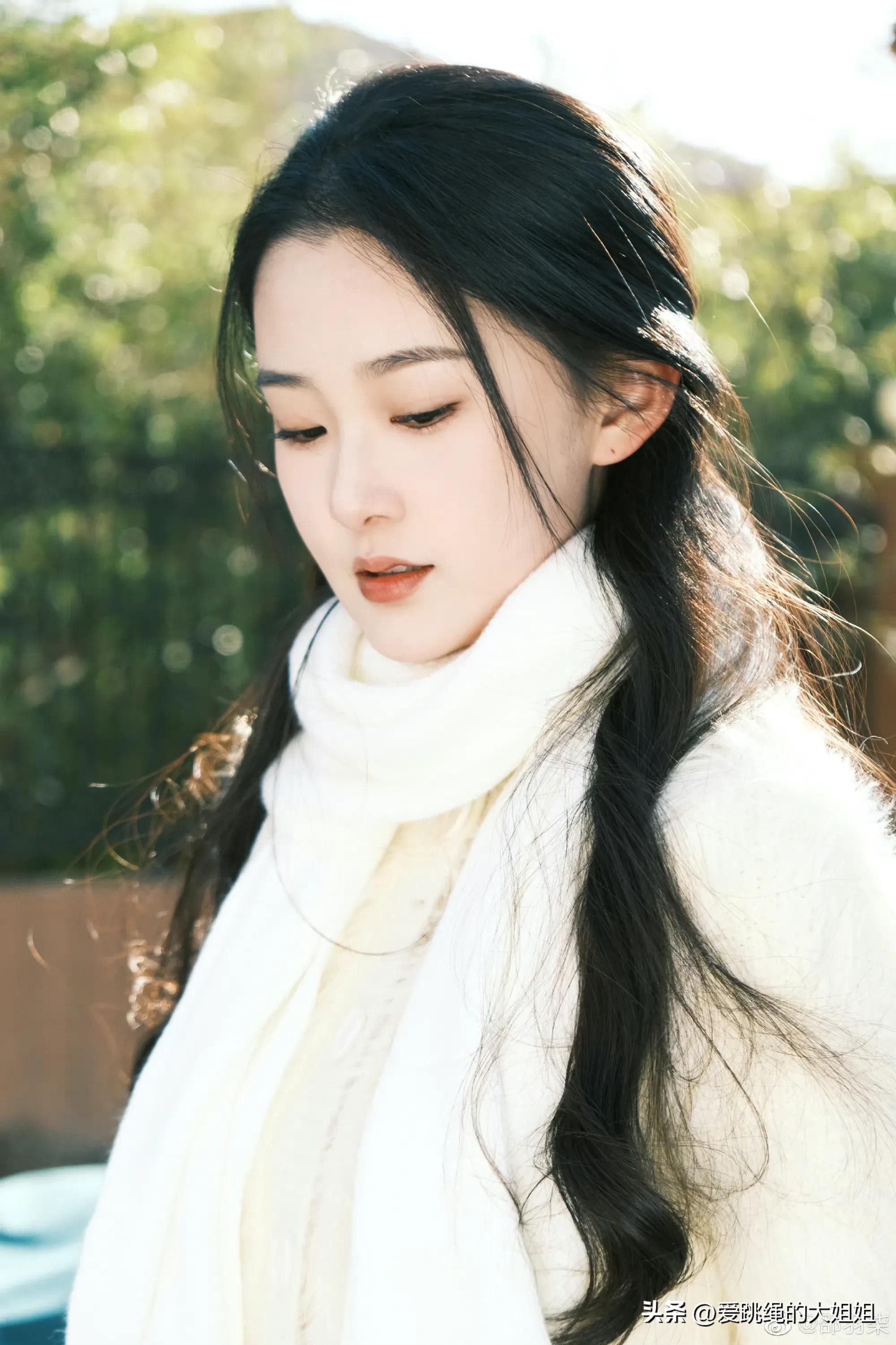 The most beautiful stewardess Li Yuheng, and the newcomer Shao Yuqi is out of the circle - iNEWS