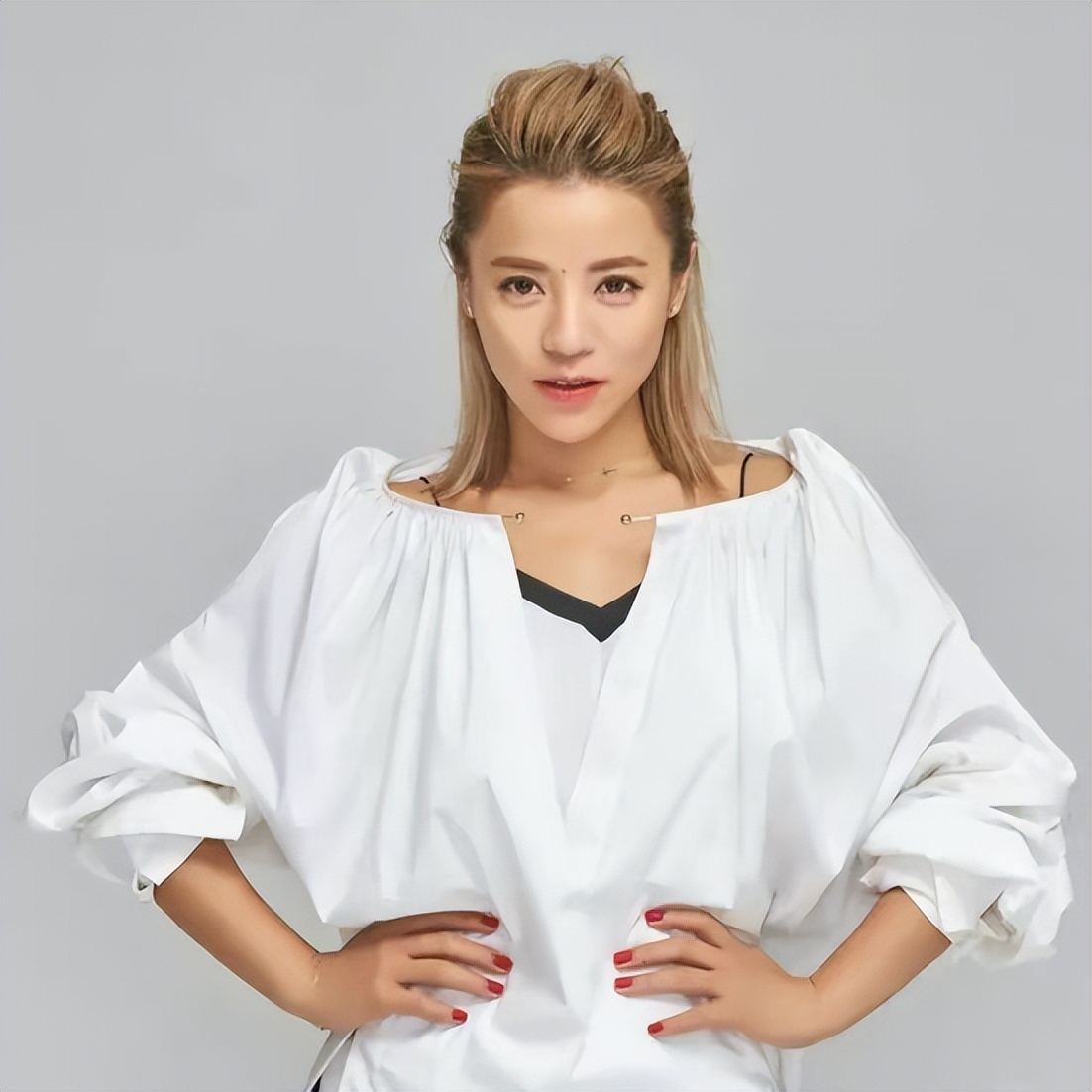 Well-known singer Ding Dang exposes his private life!Falling in love ...