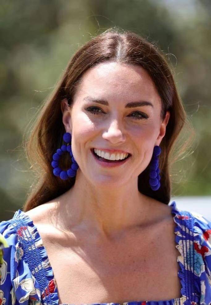 Princess Kate's eyes are so vicious!Tranquility Blue was dressed in all ...