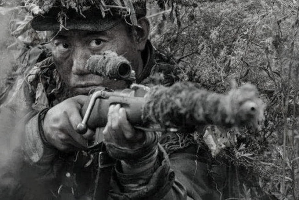 Nicknamed "Mad Dog", he shot 442 bullets and killed 214 enemy troops ...