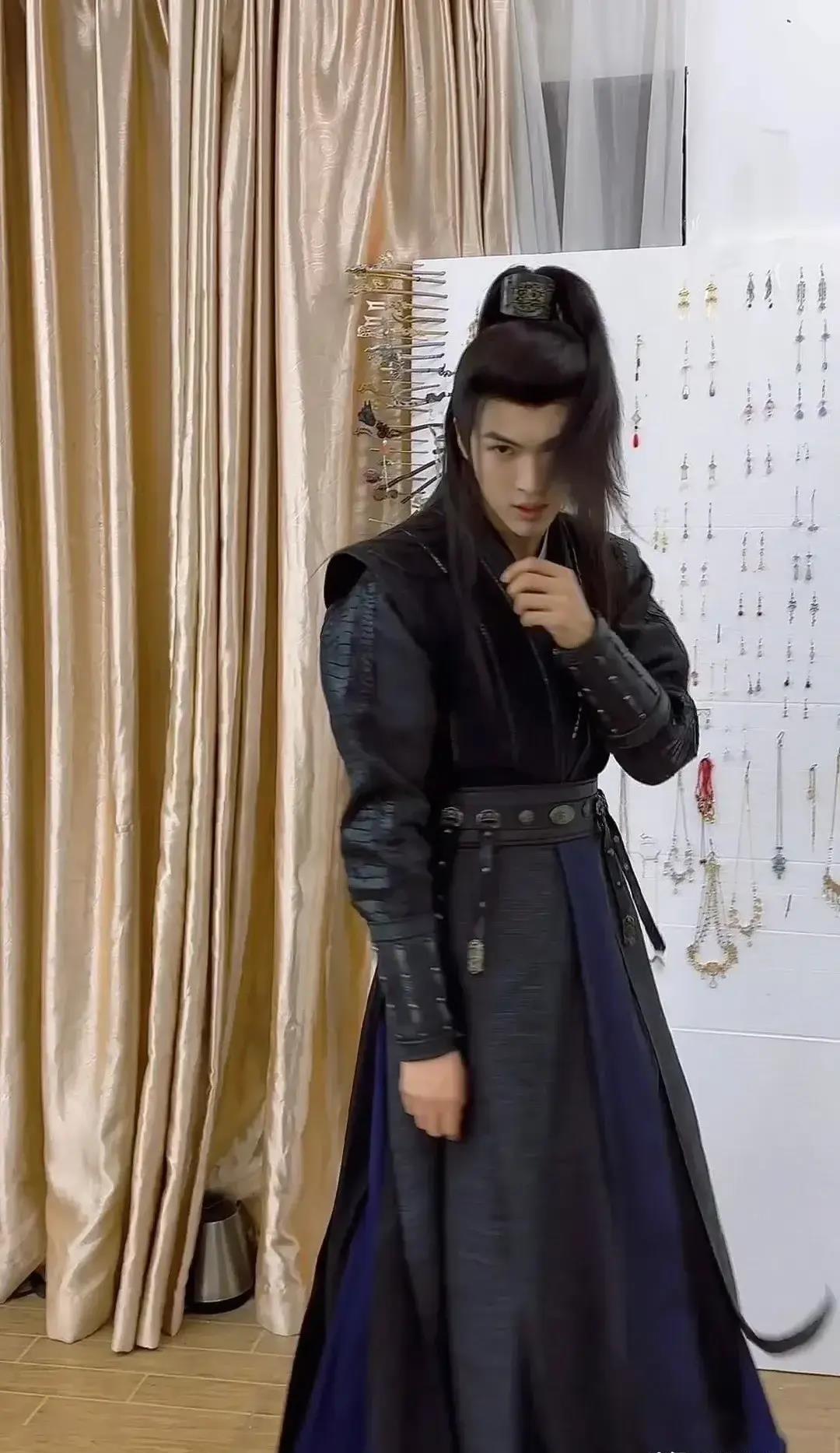 Han Anran's crew visited Song Haoran to watch him finish Qingwen ...