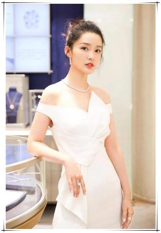 Beautiful Qin Qinzi Li Qin: underwear endorsement pictures, beautiful pictures, welcome to ...