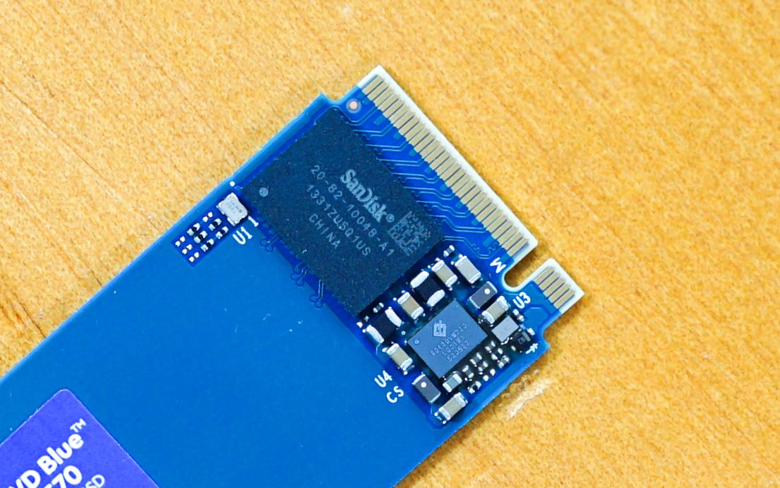 3 chips provoke the main beam, creating the fastest blue disk of ...