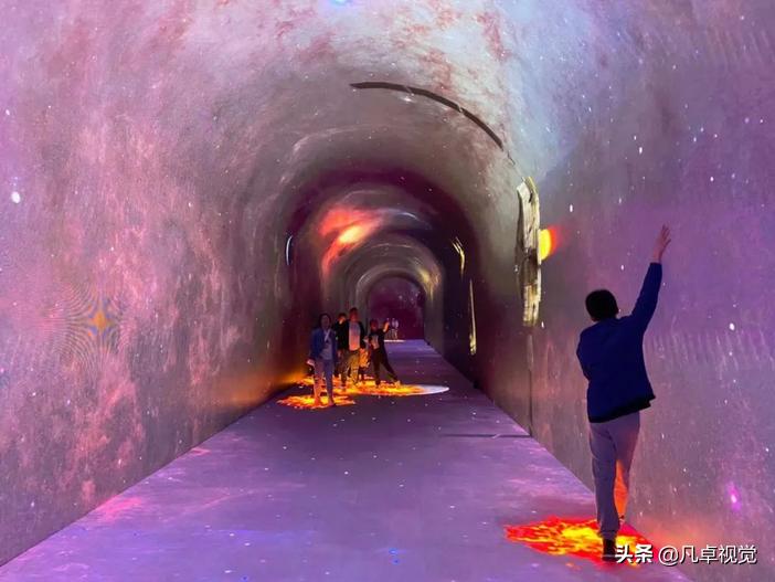 360-degree full wrapping immersive experience - LED time tunnel screen ...