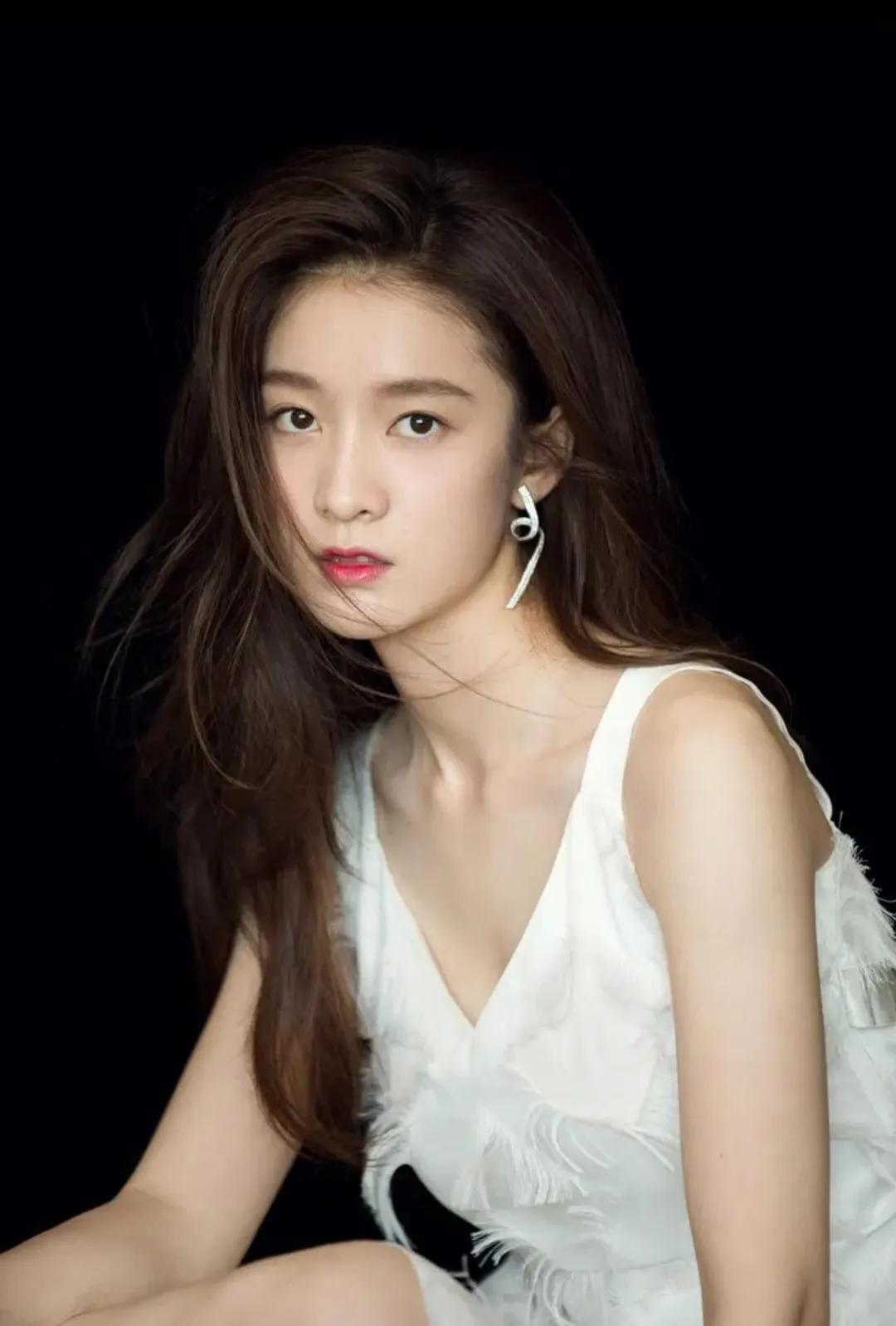 Sexy, charming, and compelling Zhang Xueying's photo - iMedia