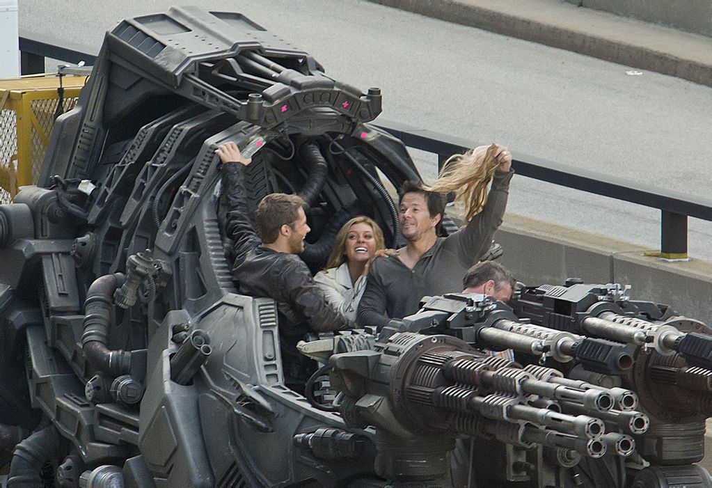 'Transformers: Age of Extinction': Thrilling battles, mysterious ...