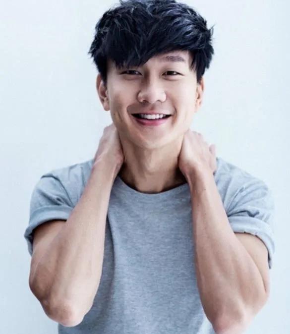 "Amorous Talent" Lin Junjie - iNEWS