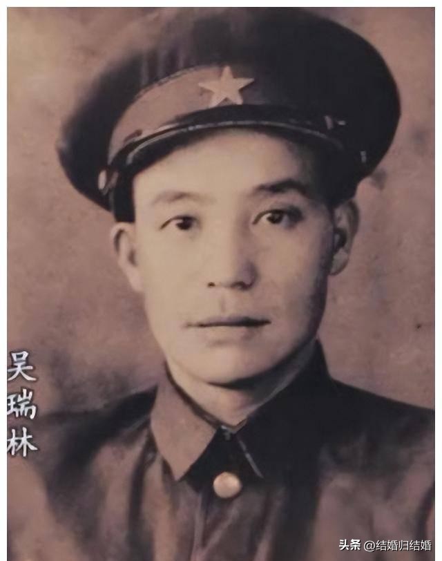 In 1962, Du Yuming ran into the division commander who had been shot ...