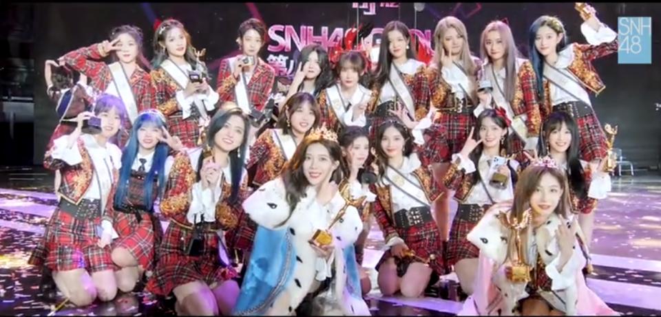 The members of the four teams and nine teams, Kuwo Music, sang "One of ...