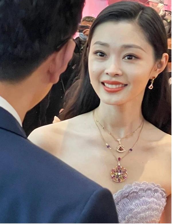 Bai Jingting announced his love affair, and took the initiative to take ...