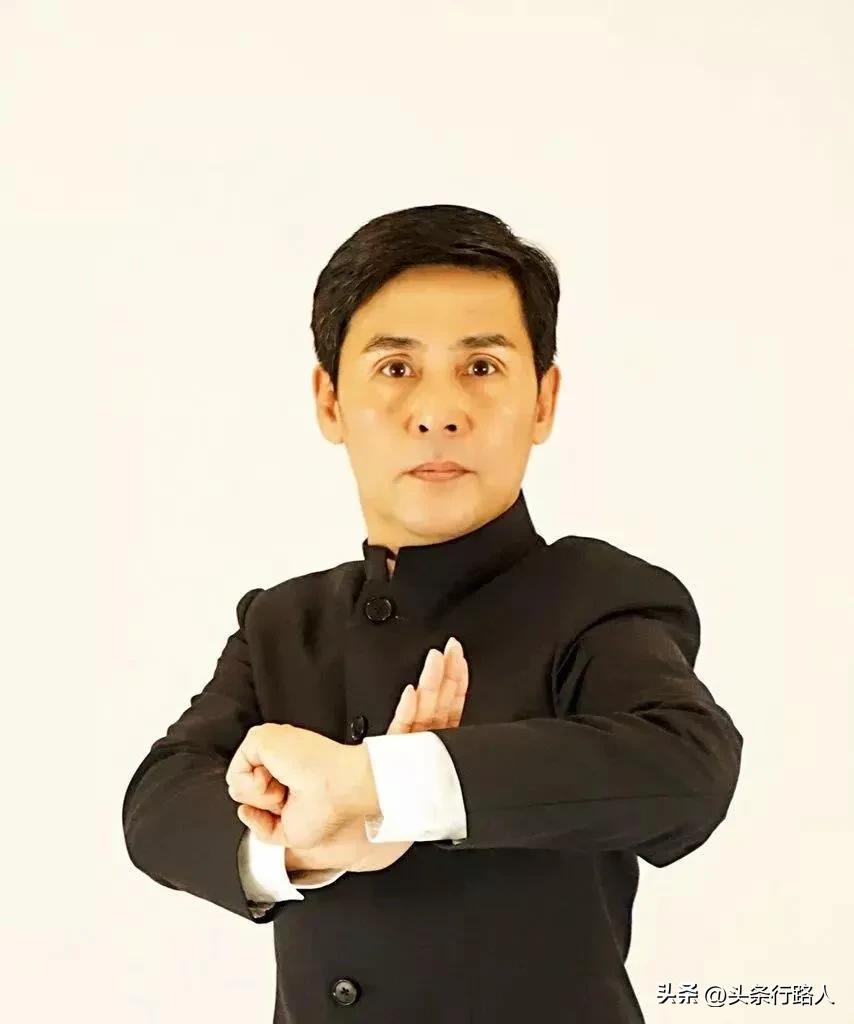 Zhao Changjun, Master Donnie Yen, was knocked to the ground by three ...