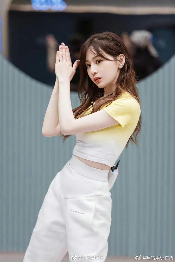 Small gossip: Liu Yifei, Huang Xiaoming, Tang Yan, Wang Xinling, Meng Ziyi, Xue Kaiqi, Xu Song ...