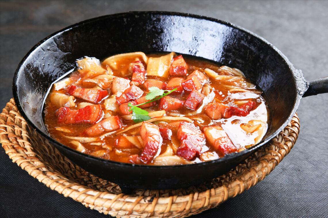 When stewing meat, it is recommended: add more "2 kinds" of spices, the ...