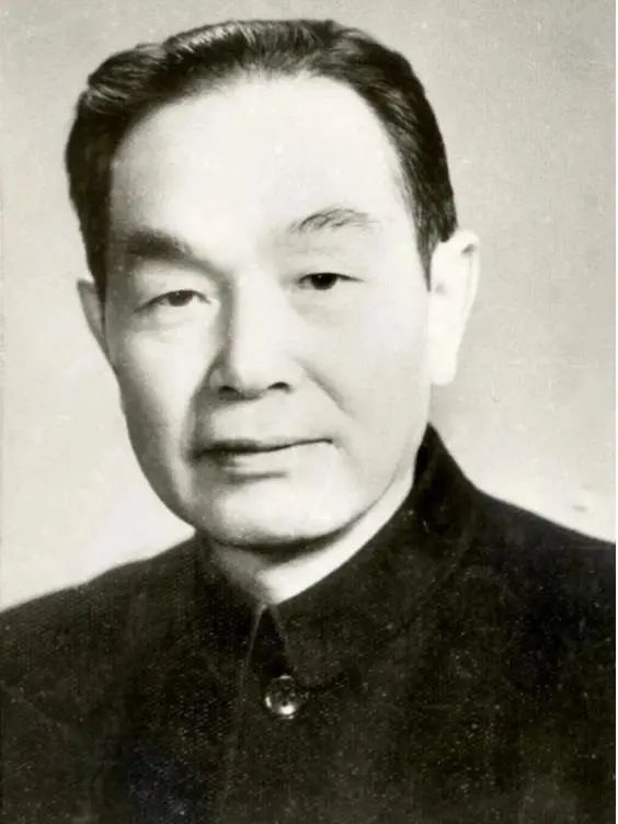 Memories of two gentlemen: Hong Qian and Zheng Xin - iNEWS