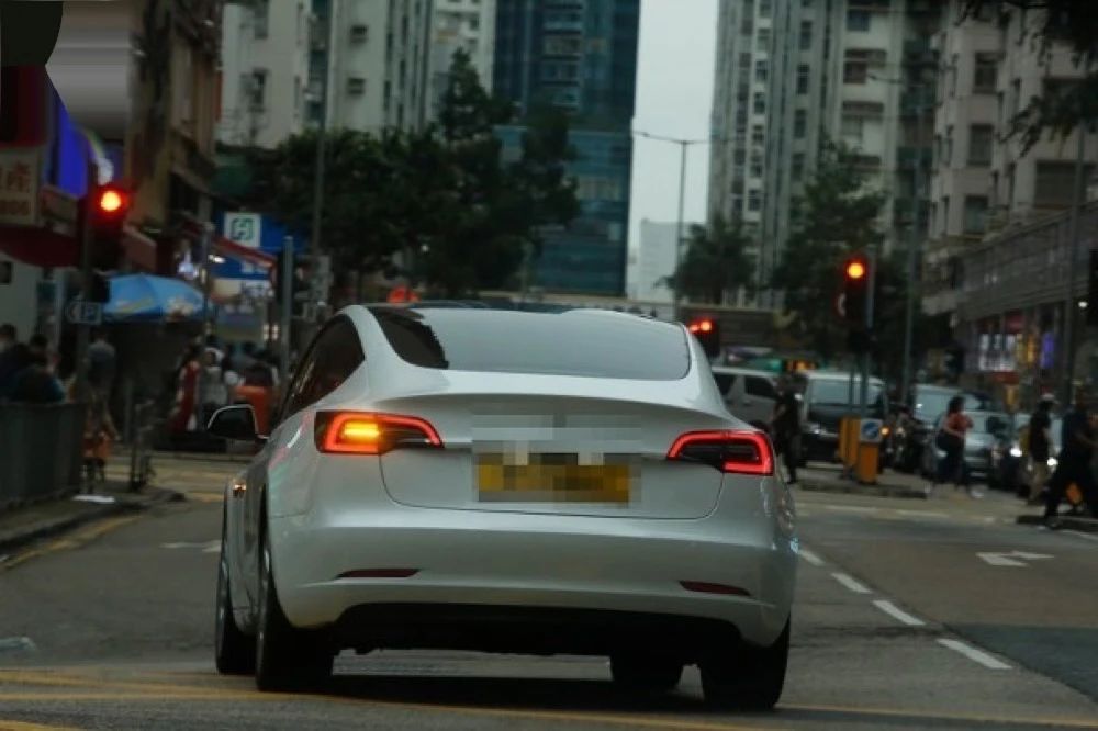 Miss Hong Kong's He Yiting won the big prize and bought a new car to ...