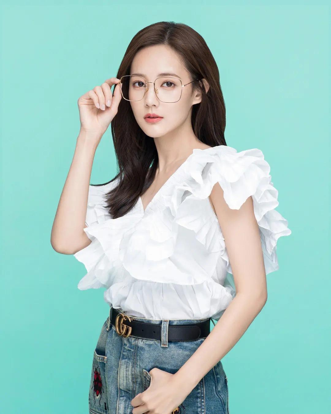 Li Yitong's bare feet were scolded on the hot search, this year's ...