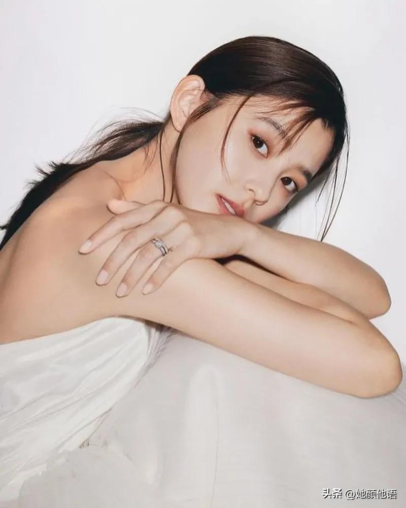 Japan's "Swimsuit Angel" Aya Asahina's figure - iNEWS