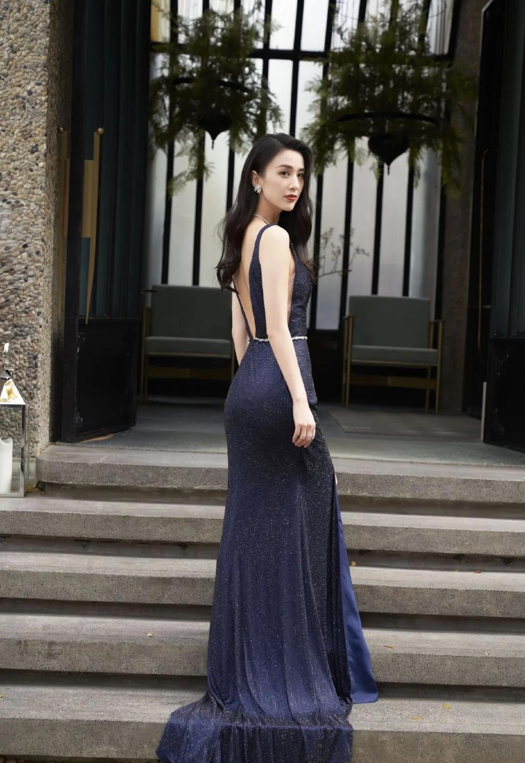 Sexy goddess, lady Huang Shengyi - iNEWS