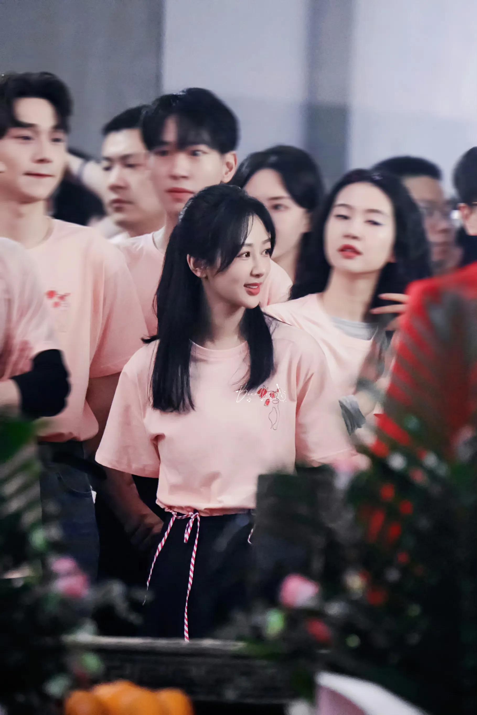 Yang Zi, Xu Kai and Cheng Huan Ji start filming and Feng Xing's first full-staff stills Bai ...