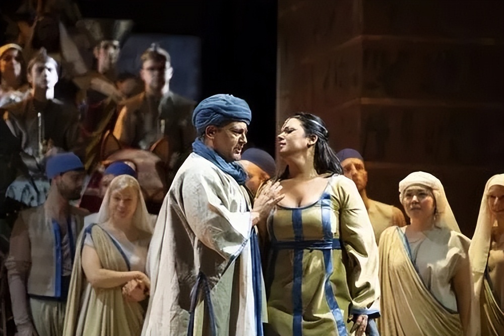 Absolutely classic! The opera "Aida" shows this ancient Egyptian love ...