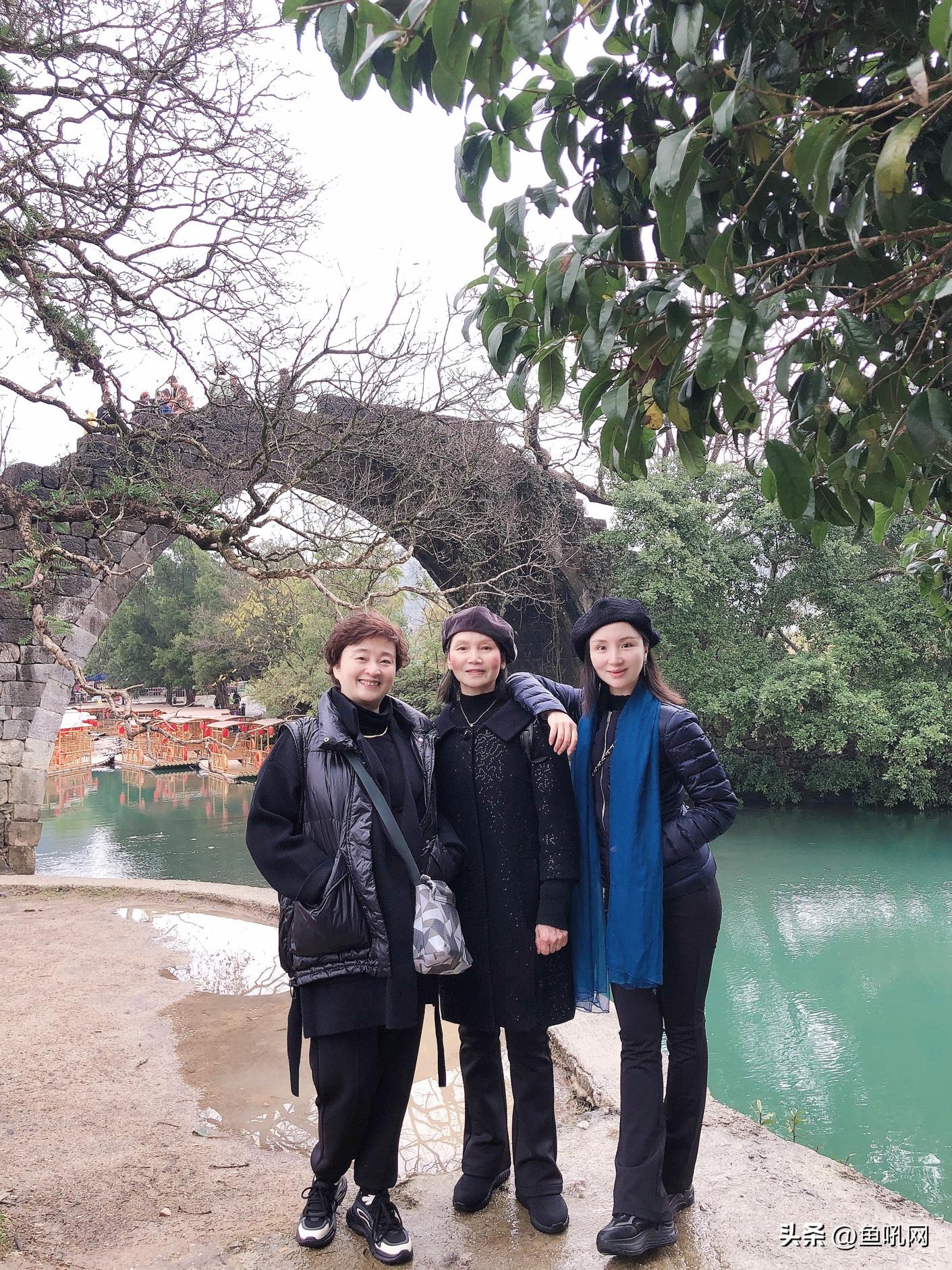 Actor Hongli and his family visited 5 cities in early spring in 15 days ...
