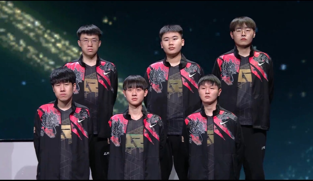 RNG's "full black face" is hotly debated!The atmosphere was extremely depressing, Uzi opened his ...