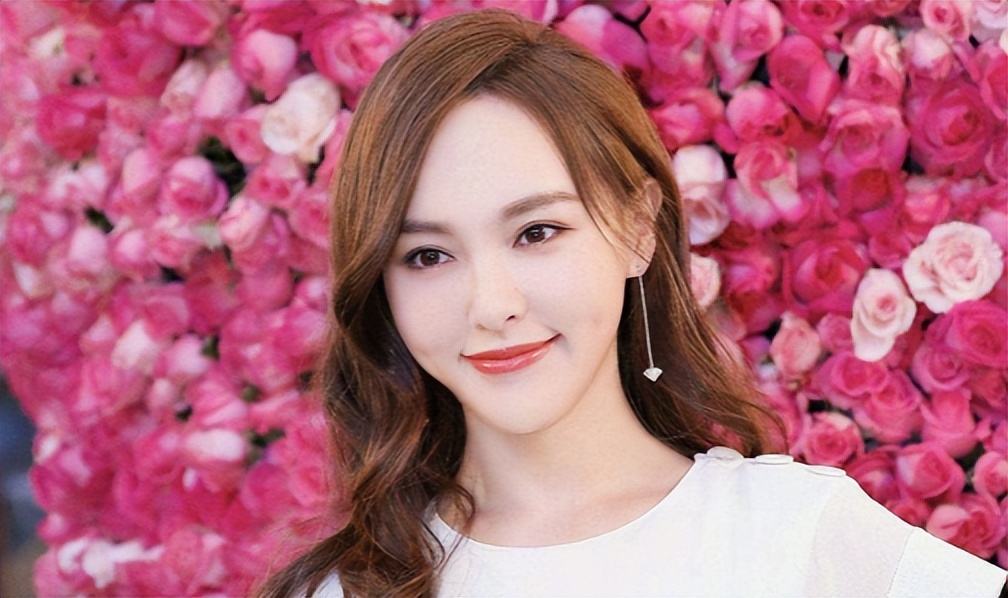 Tang Yan revealed that she has been separated from Luo Jin for a year! Husband doesn't care ...