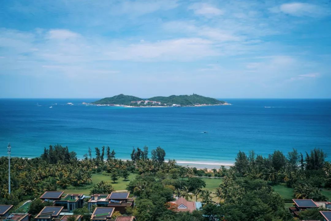 Is there any delicious food in Sanya... - iNEWS