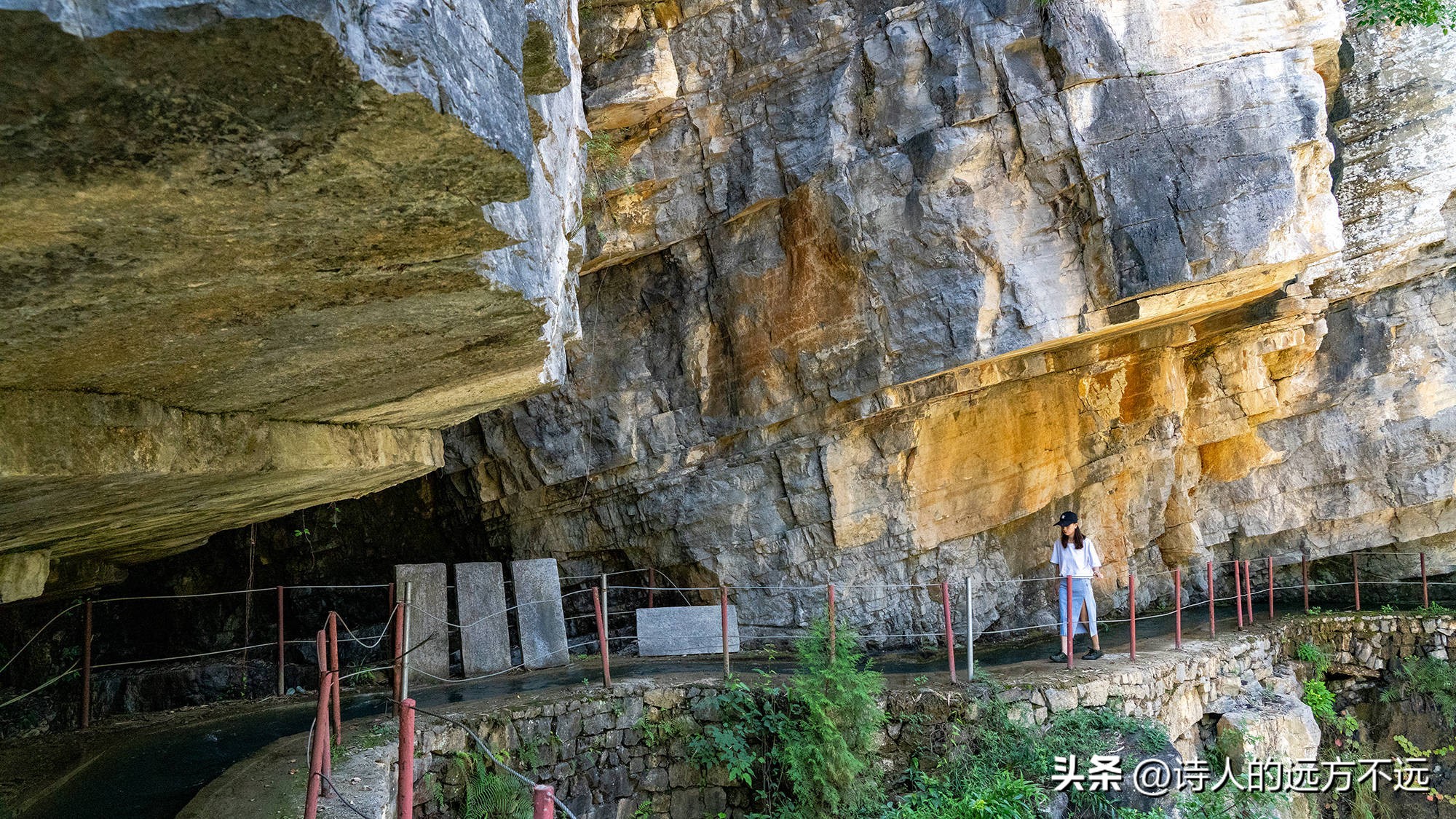 Shocked!The "wall-mounted canal" in Wulong, Chongqing, on a 300-meter ...