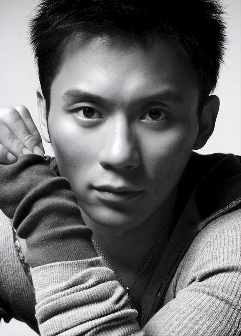 The career is high and low, and Li Chen, who has left his ex-girlfriend ...