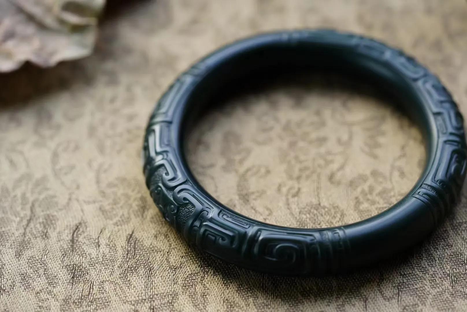 Xinjiang Hetian Jade Sapphire Guardian Bracelet - iNEWS