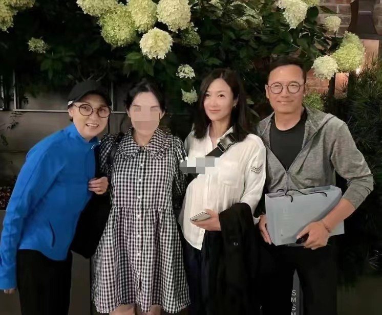 How did Xu Jinglei get so fat!Playing abroad dressed like an ordinary ...