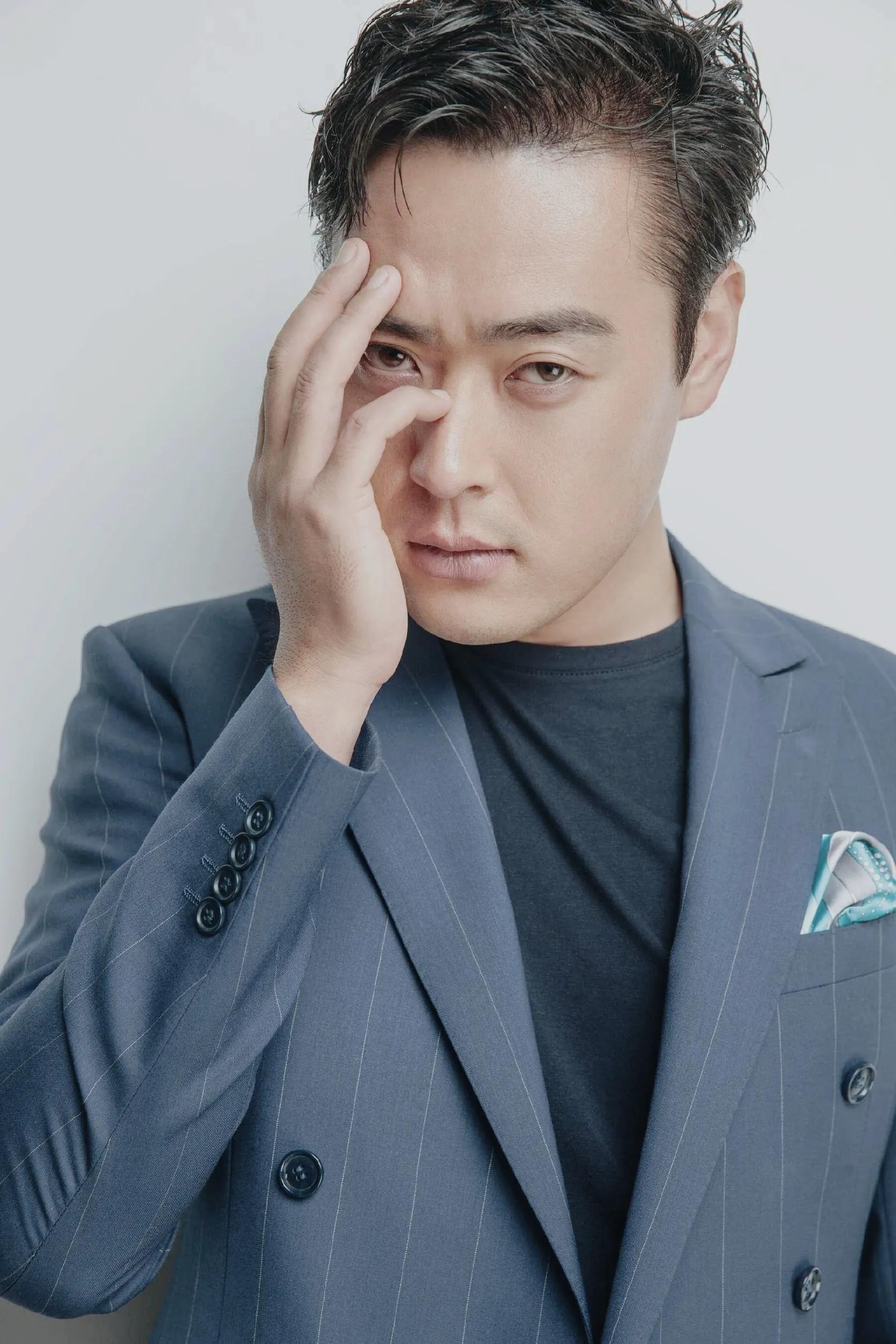 Zhang Tong went from the screen to the stage of the drama, and his ...