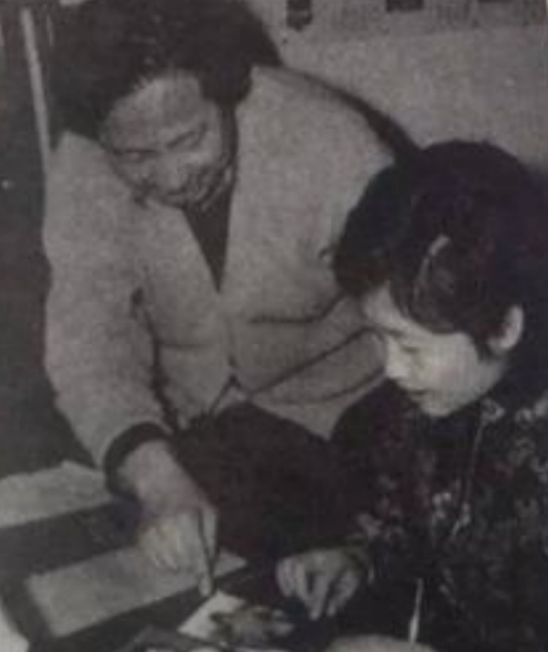 Lin Qingxia's mother Ma Lanying had a rich and filial daughter, so why ...