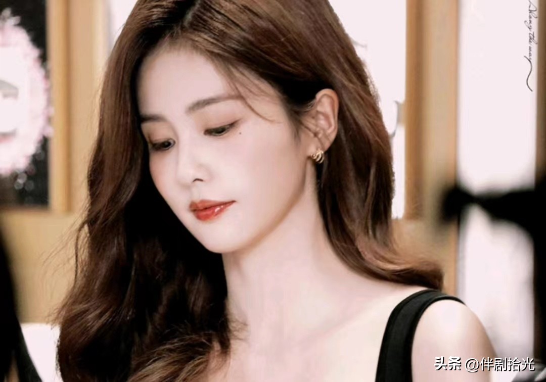 Bai Lu and Wang Hedi starred in "Take Love as Camp", I have to pursue ...