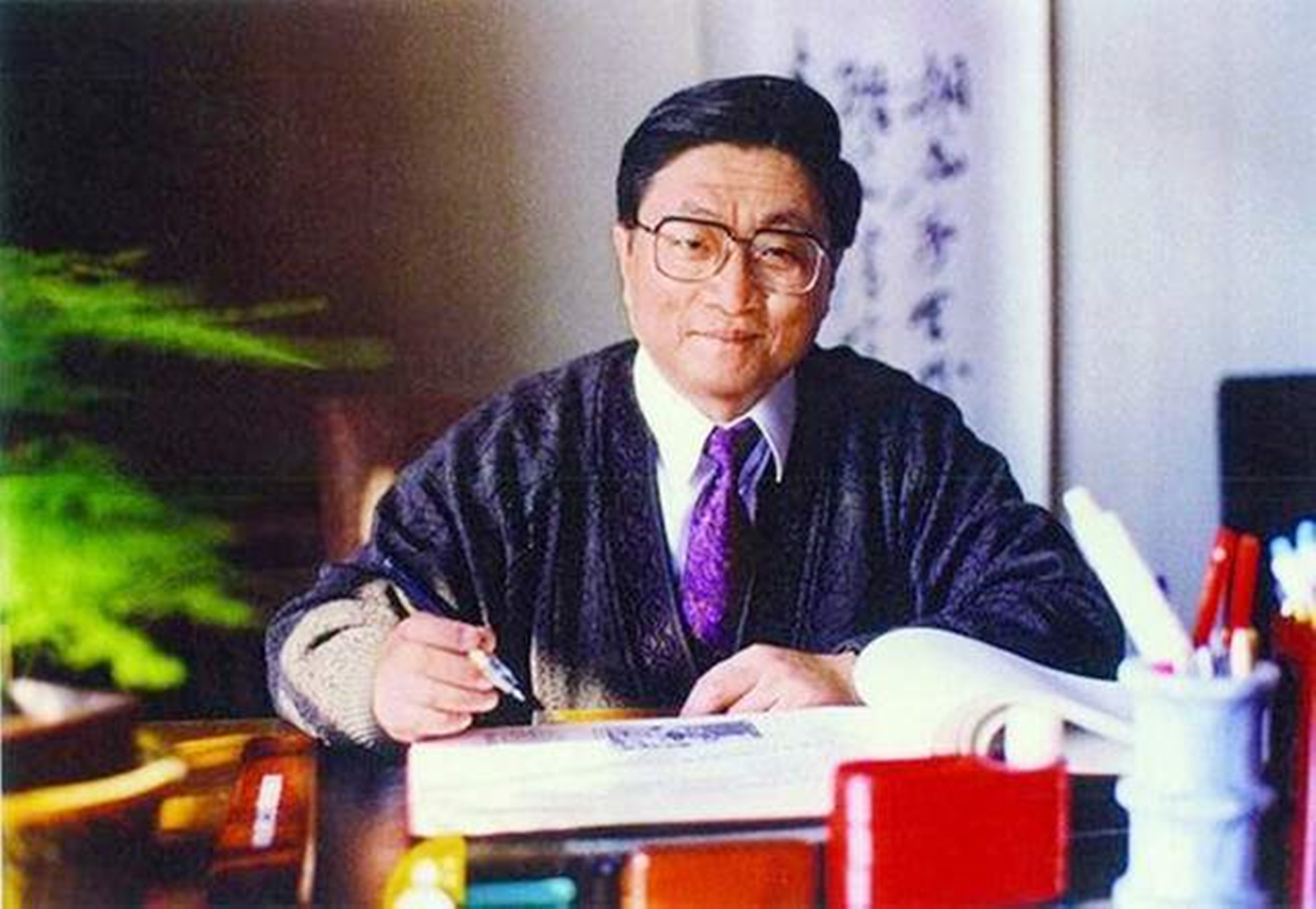 Huang Ju was a vice premier and served the people all her life. Why was ...