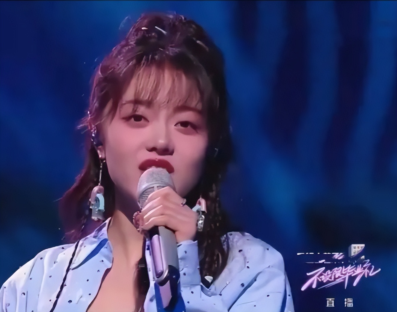 Being ridiculed by the crowd, she was mistreated by her opponent? - iMedia