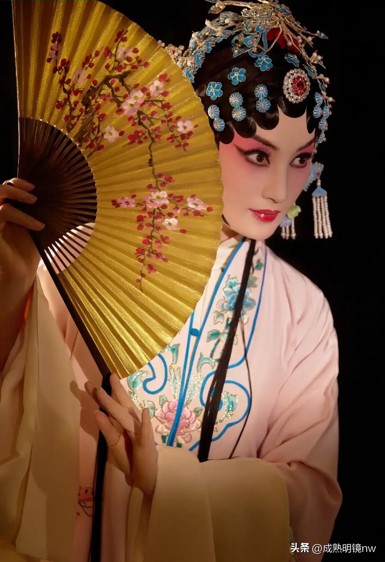 The exquisite and elegant Jiang Qinqin is worthy of being a classical ...