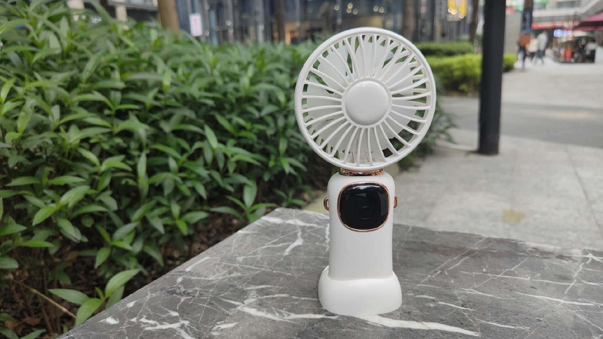 Cool! Fragrant! Jiletang Portable Mint Ice Fan - iNEWS